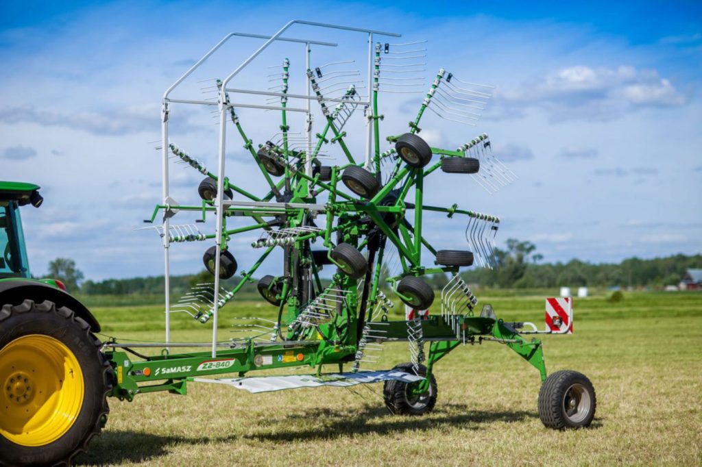 2-rotor rotary rakes - Twin Clover Equipment LLC