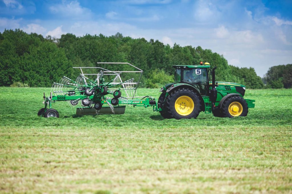 2-rotor rotary rakes - Twin Clover Equipment LLC