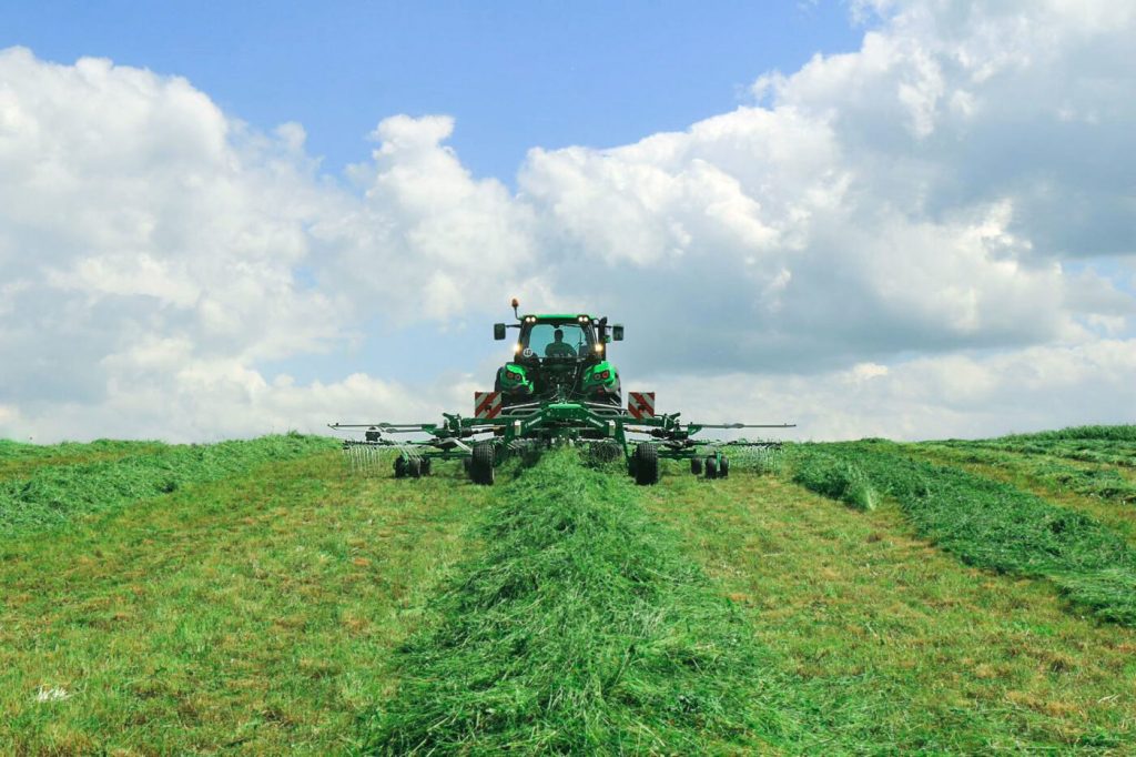 2-rotor rotary rakes - Twin Clover Equipment LLC