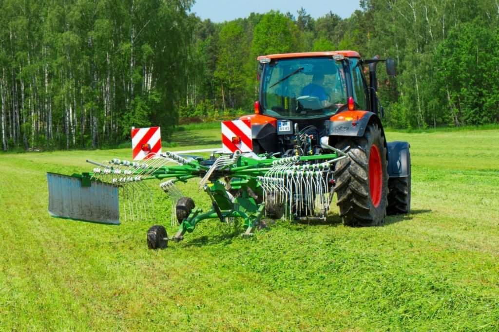 Single rotor rakes UNO-trailed - Twin Clover Equipment LLC